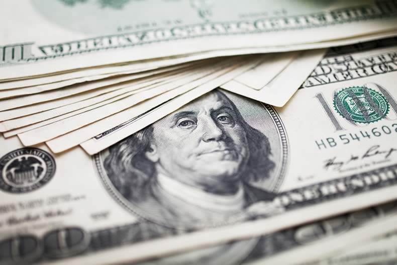 US dollar slumps as US manufacturing sector contracts - TorFX News